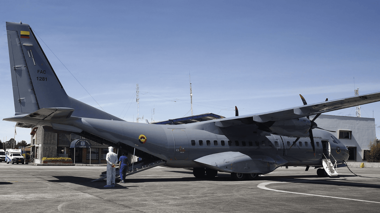 Gustavo Petro anunció el uso de aviones de la Fuerza Aérea para ...