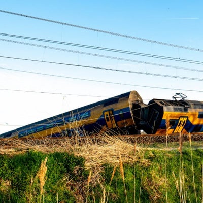 Al menos un muerto y decenas de heridos en trágico accidente de tren en ...
