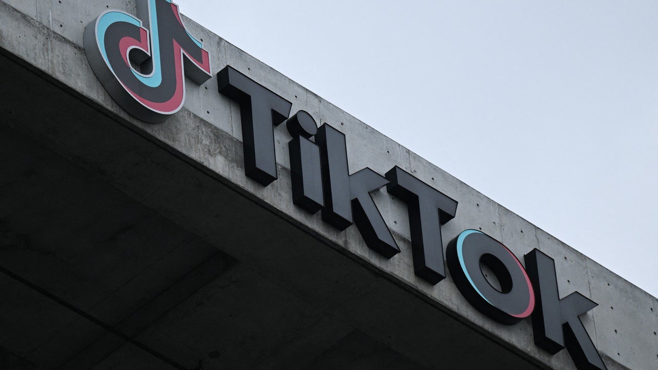 Reino Unido multó con millonaria suma a TikTok por utilizar datos de menores de edad | NTN24.COM