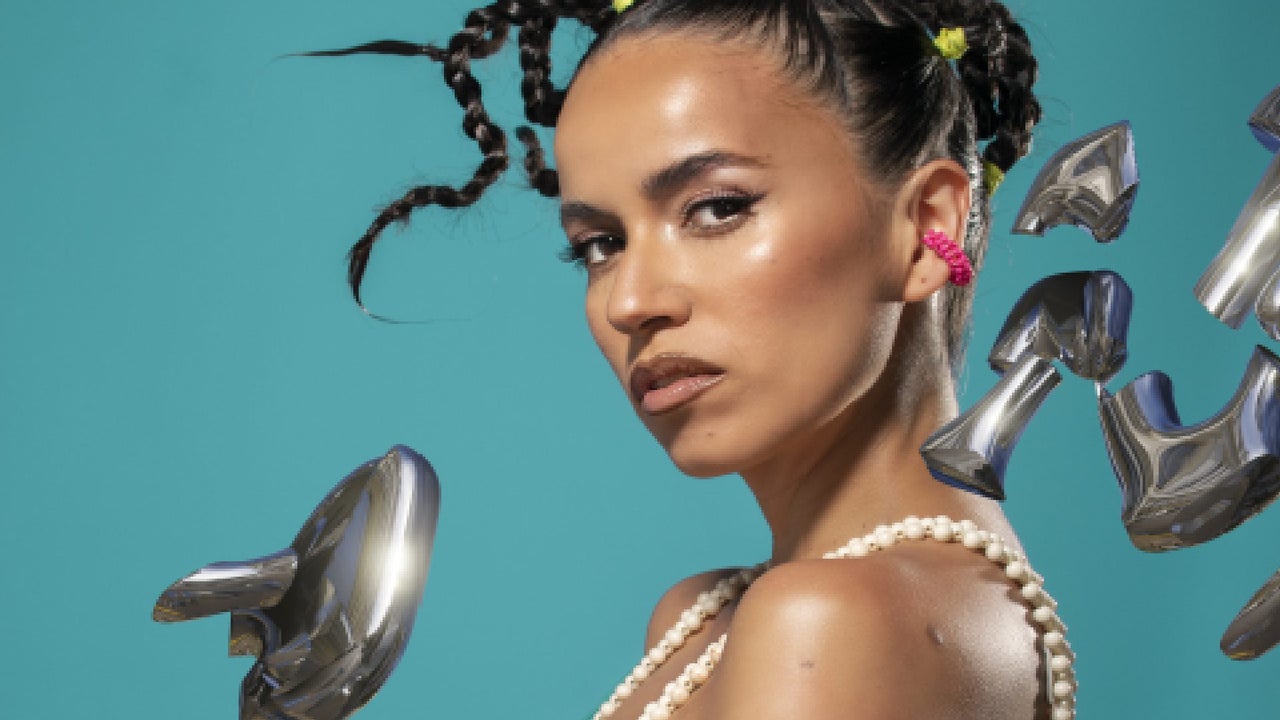 Ser "Raro" está bien, así lo confirma Pedrina en su nuevo sencillo ...