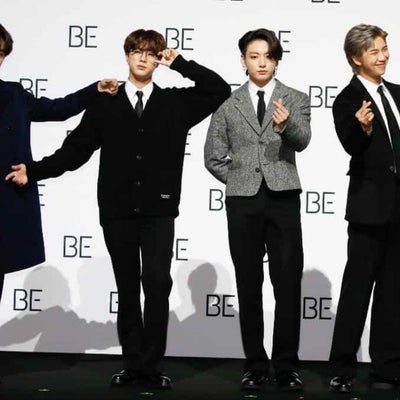 Integrante de la banda surcoreana BTS se despide de los escenarios para prestar el servicio ...