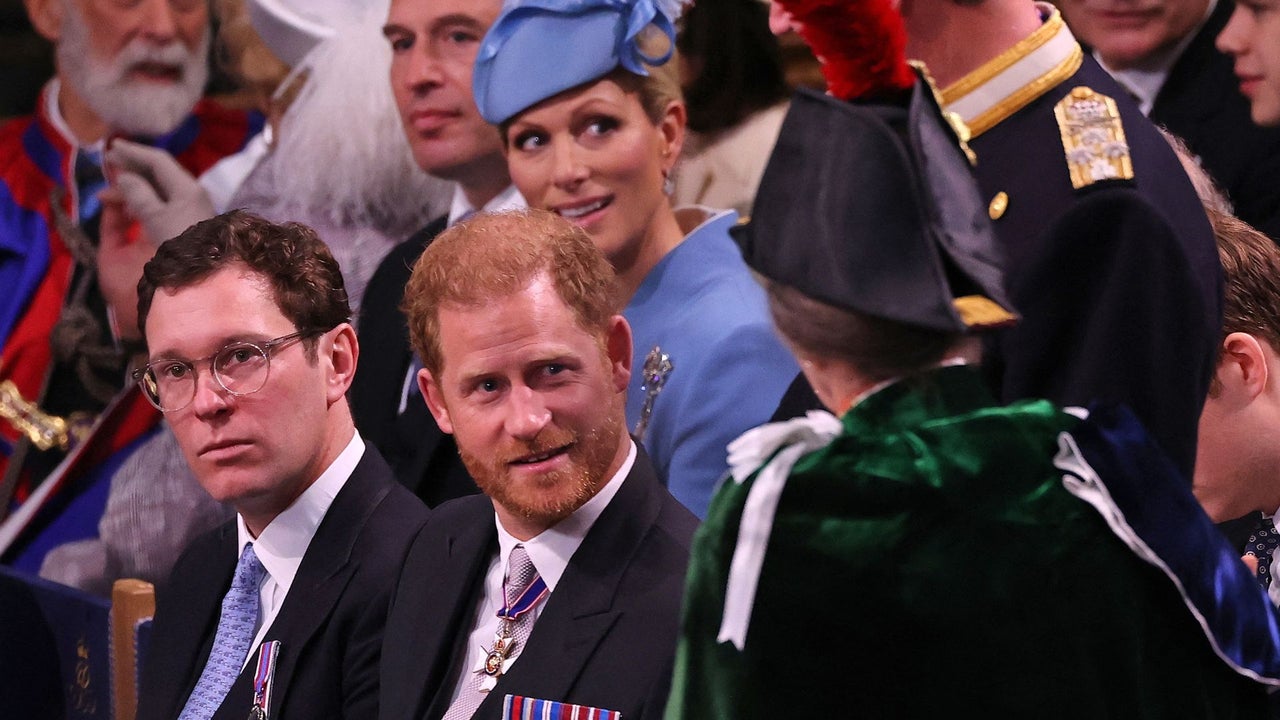 ¿Castigo real? Príncipe Harry fue sentado diez filas por detrás de su hermano en la coronación ...