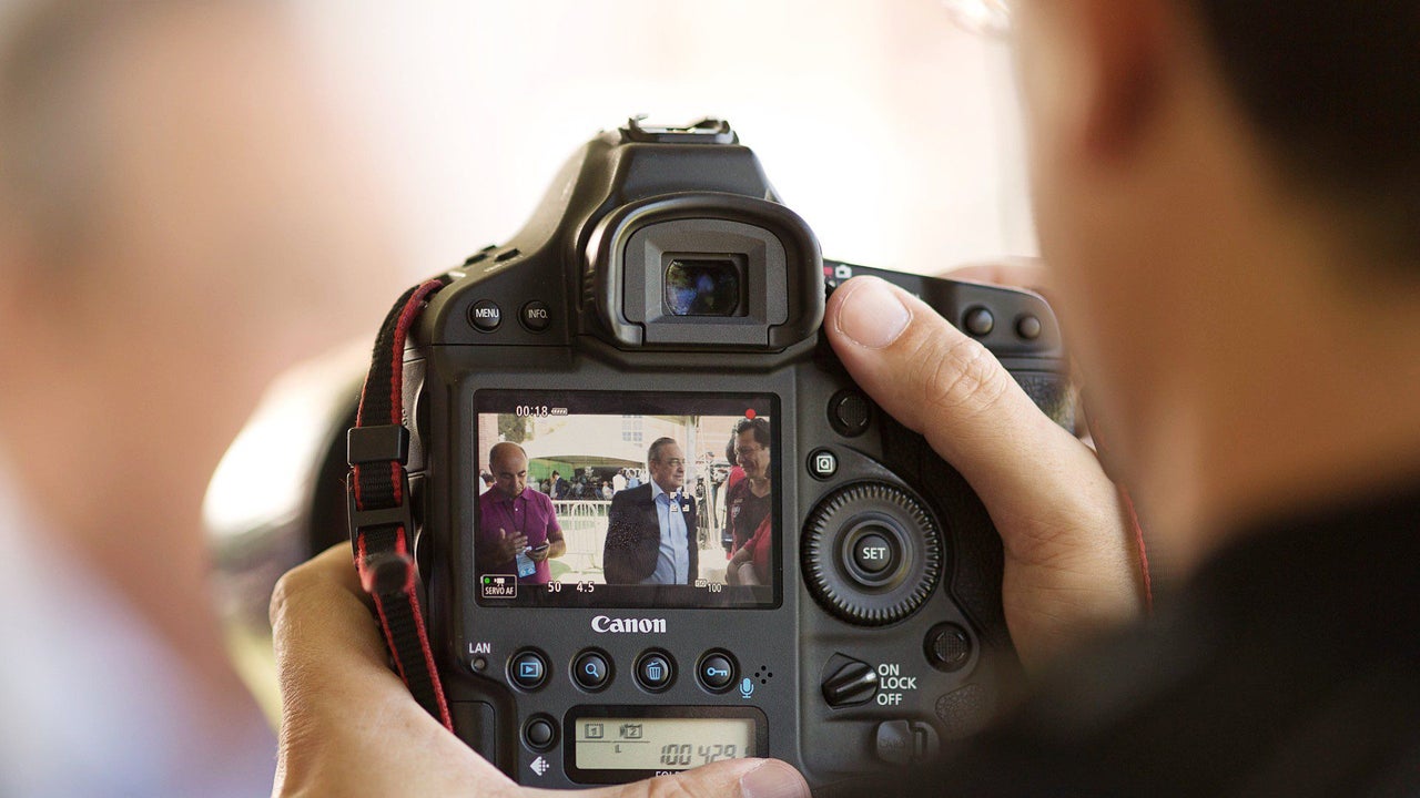 “La fotografía puede decir más que mil palabras, pero necesita contexto ...