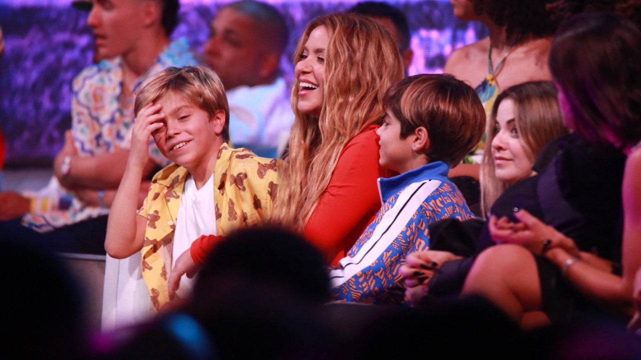 Este es el significado del look de Shakira, Sasha y Milan en los Premios Juventud 2023 | NTN24.COM