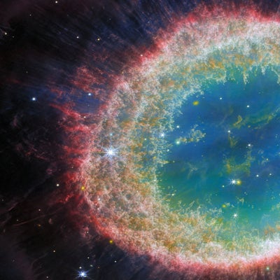 Un "ojo" en el espacio profundo: las reveladoras imágenes de la Nebulosa del Anillo captadas por ...