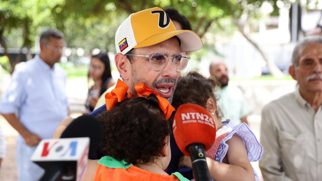 La curiosa foto que usó Capriles para felicitar a María Corina Machado ...