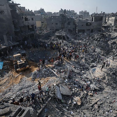 Israel ataca campo de refugiados en Gaza y eleva tensión con la ...