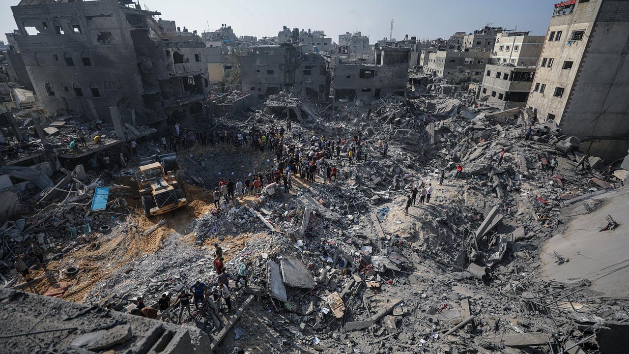 Israel ataca campo de refugiados en Gaza y eleva tensión con la ...