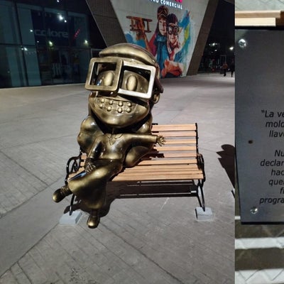 Así luce la estatua de ‘Betty, la fea’, en un reconocido centro ...