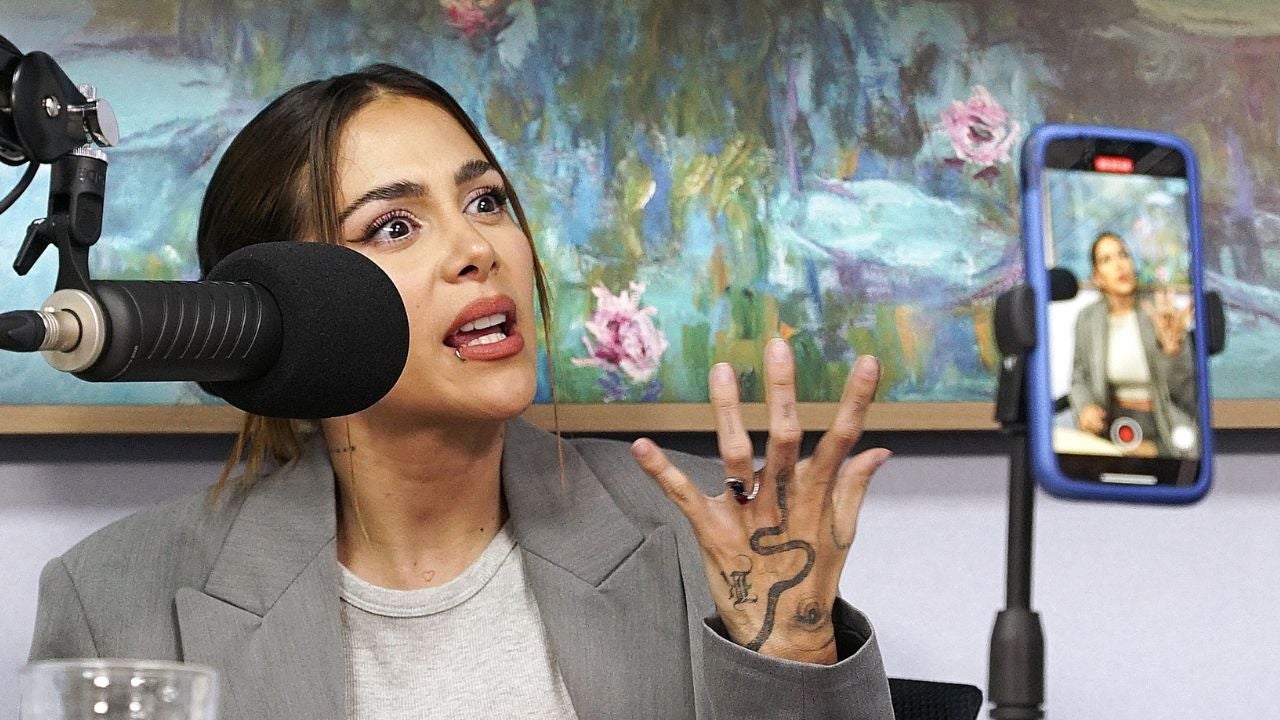 Graban a Greeicy Rendón haciendo estos gestos a metros de la cancha en un estadio de fútbol ...