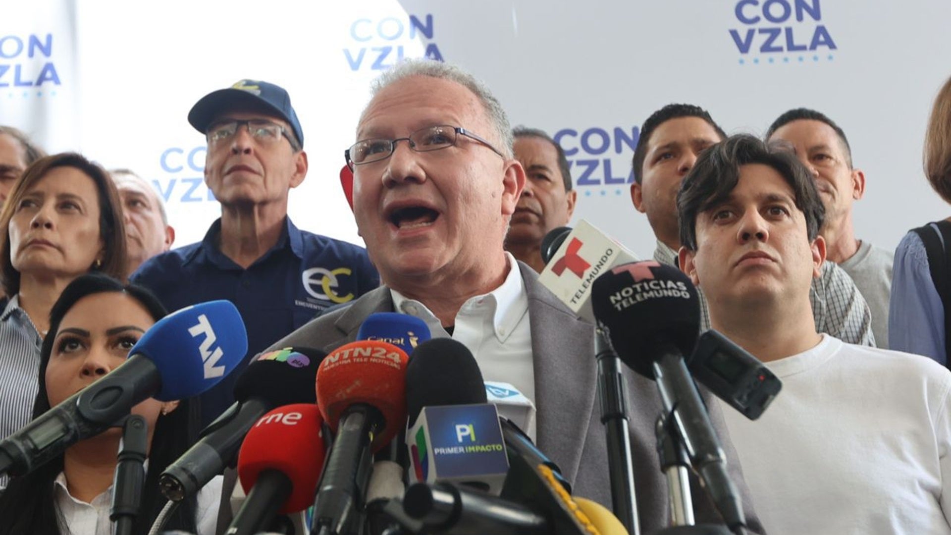 Comando opositor asegura que Machado y González están bien y asistirán ...