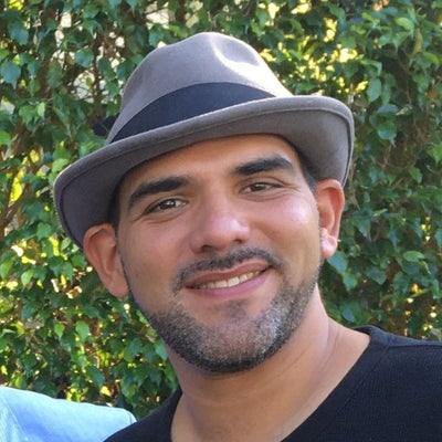 Con cuatro en mano e intro 'Cambur Pintón', el músico venezolano Jorge ...