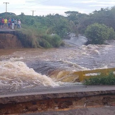 5 mil afectados por las lluvias en Apure: Colapsó un puente y contienen ...