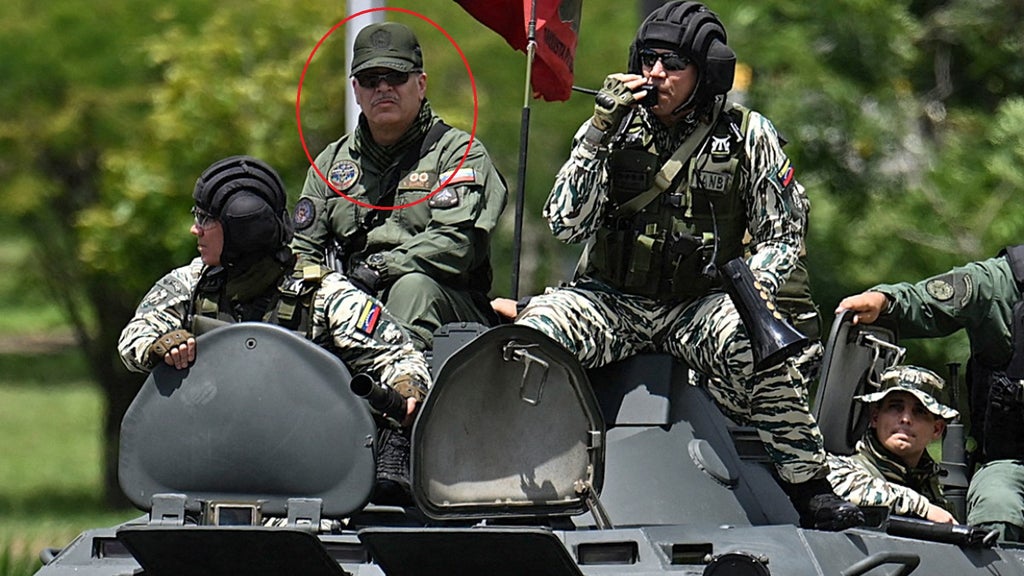 Apareció en la toma militar de Caracas el general Suárez tras rumores ...