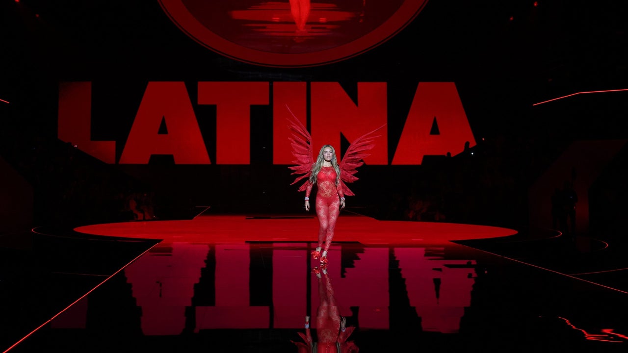 Un ángel más: así fue la presentación de Karol G en el Victoria’s Secret Fashion Show con el que ...