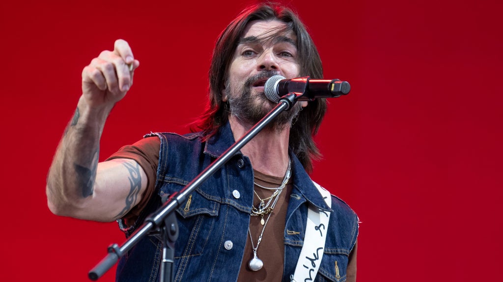 El colombiano Juanes fue reconocido como el artista más influyente del rock latino del siglo XXI ...