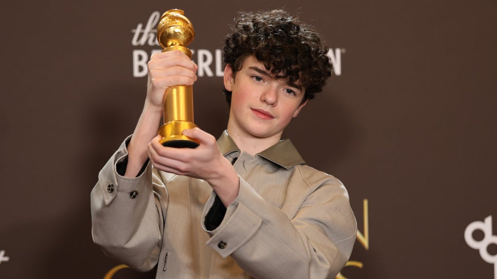 'Una batalla tras otra' entre las más premiadas y el actor Owen Cooper ...
