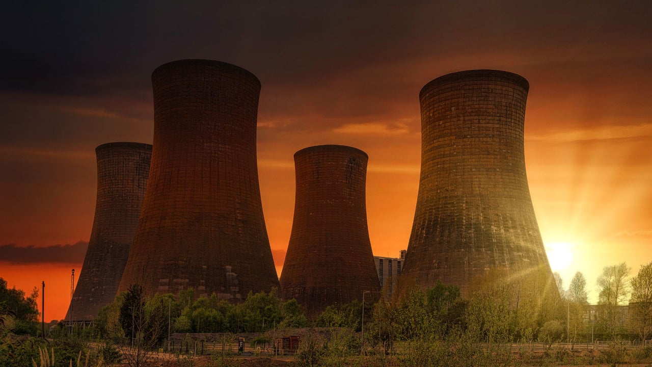 Gobierno reactivó la central nuclear más grande del mundo y la apagaron ...