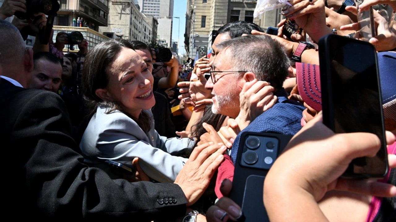 Así fue el emotivo encuentro de María Corina Machado con venezolanos en ...