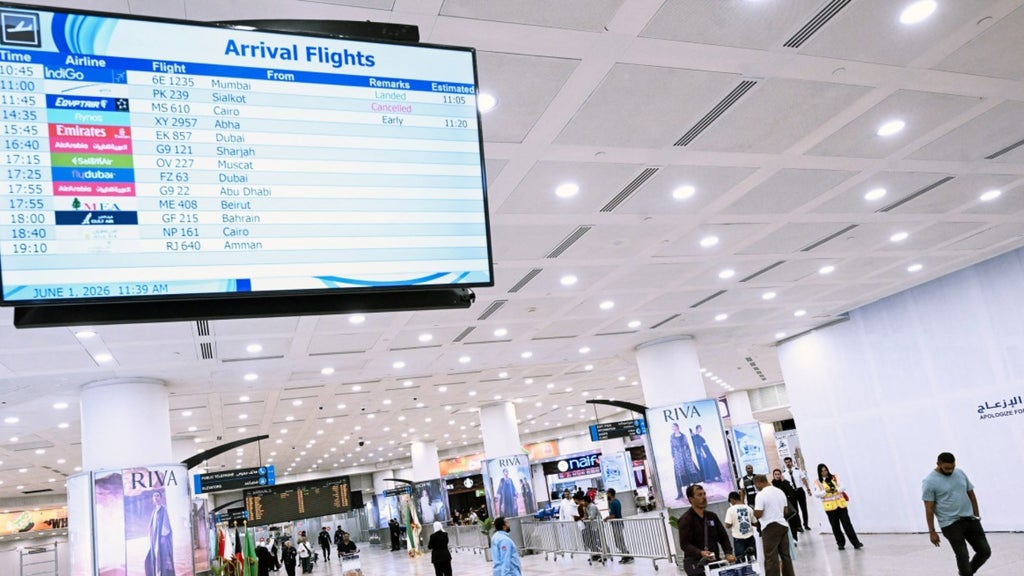 Régimen de Irán atacó terminal de pasajeros en el Aeropuerto ...