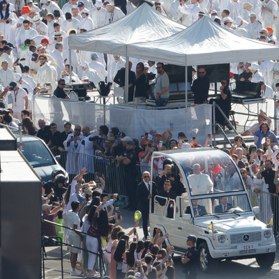 El papa León XIV ofició una misa ante más de 1,2 millones de fieles en ...