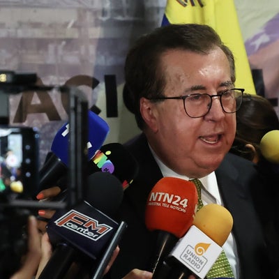 Exgobernador del Táchira César Pérez Vivas regresa a Venezuela y ...