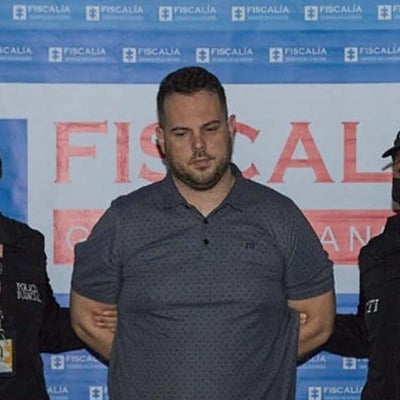 Juez le llamó la atención a John Poulos por reírse durante la audiencia ...