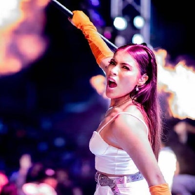 Karen Lizarazo llega parta conquistar corazones presentando su álbum ...