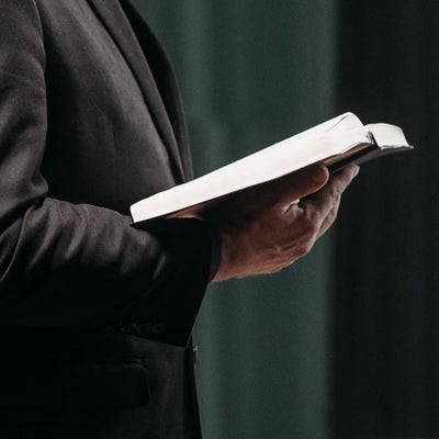 Pastor calificó a sus fieles como "pobres arruinados" por no honrarlo ...