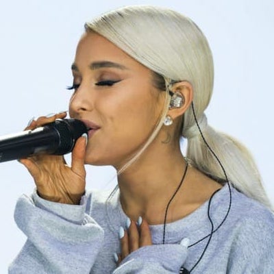 Ariana Grande y Jimmy Fallon cantaron 'No Tears Left to Cry' con ...