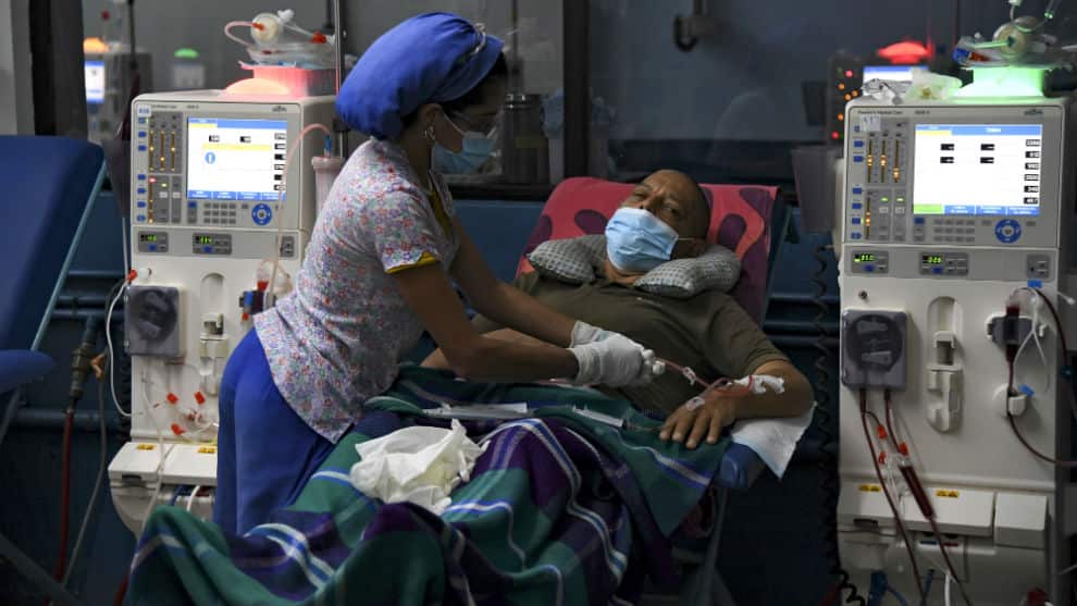 Pacientes crónicos venezolanos ven lejana la ayuda humanitaria | NTN24.COM